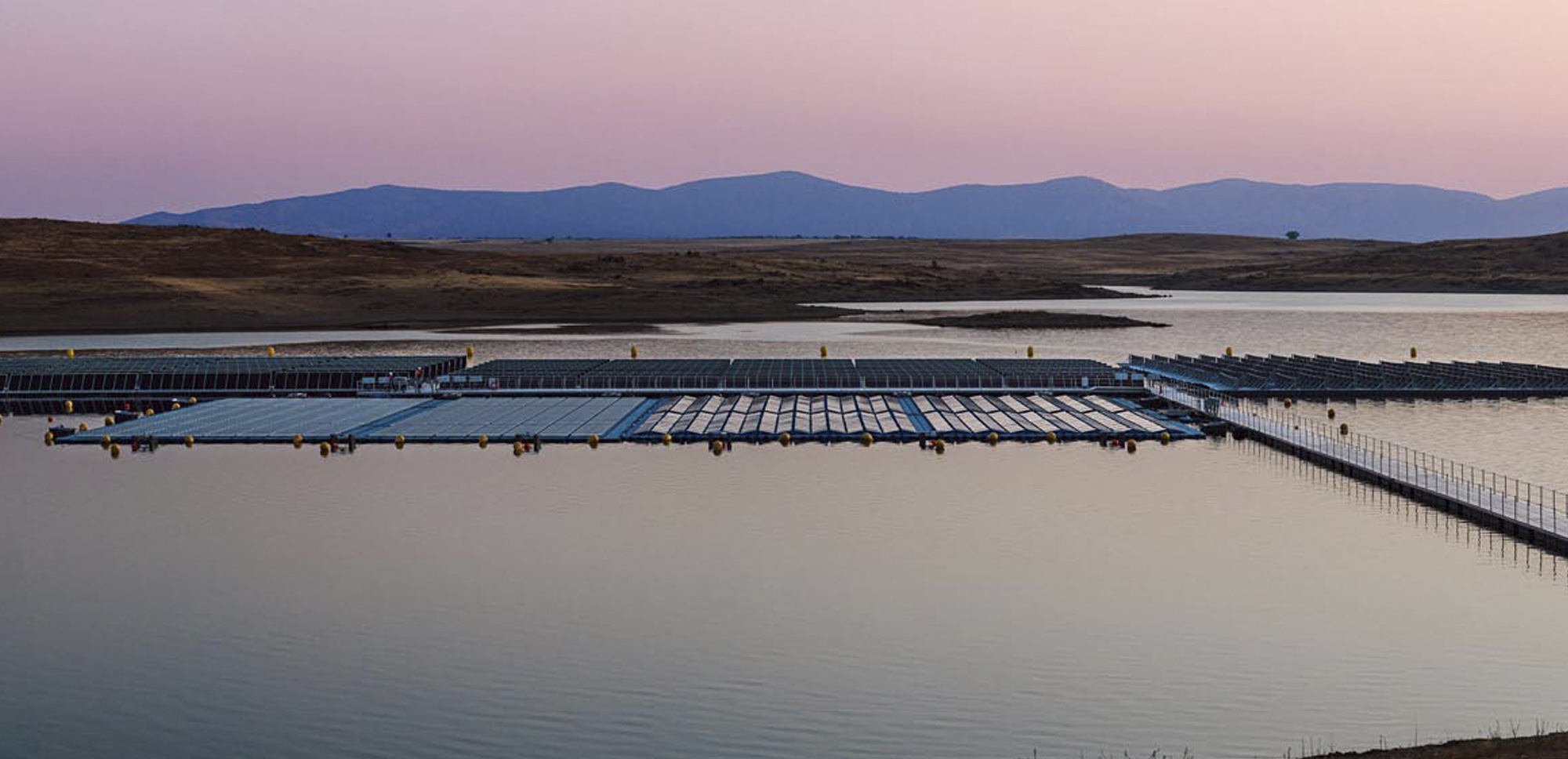 Sierra Brava floating photovoltaic plant | ACCIONA | Business as unusual