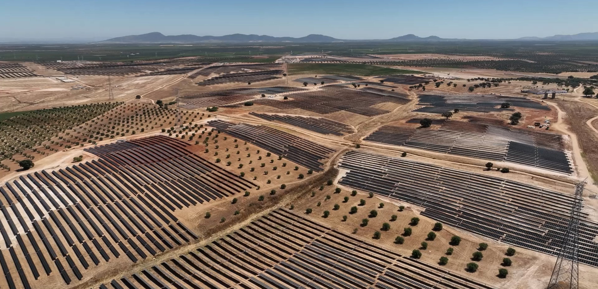 Complejo Fotovoltaico Extremadura I-II-III | ACCIONA | Business as unusual
