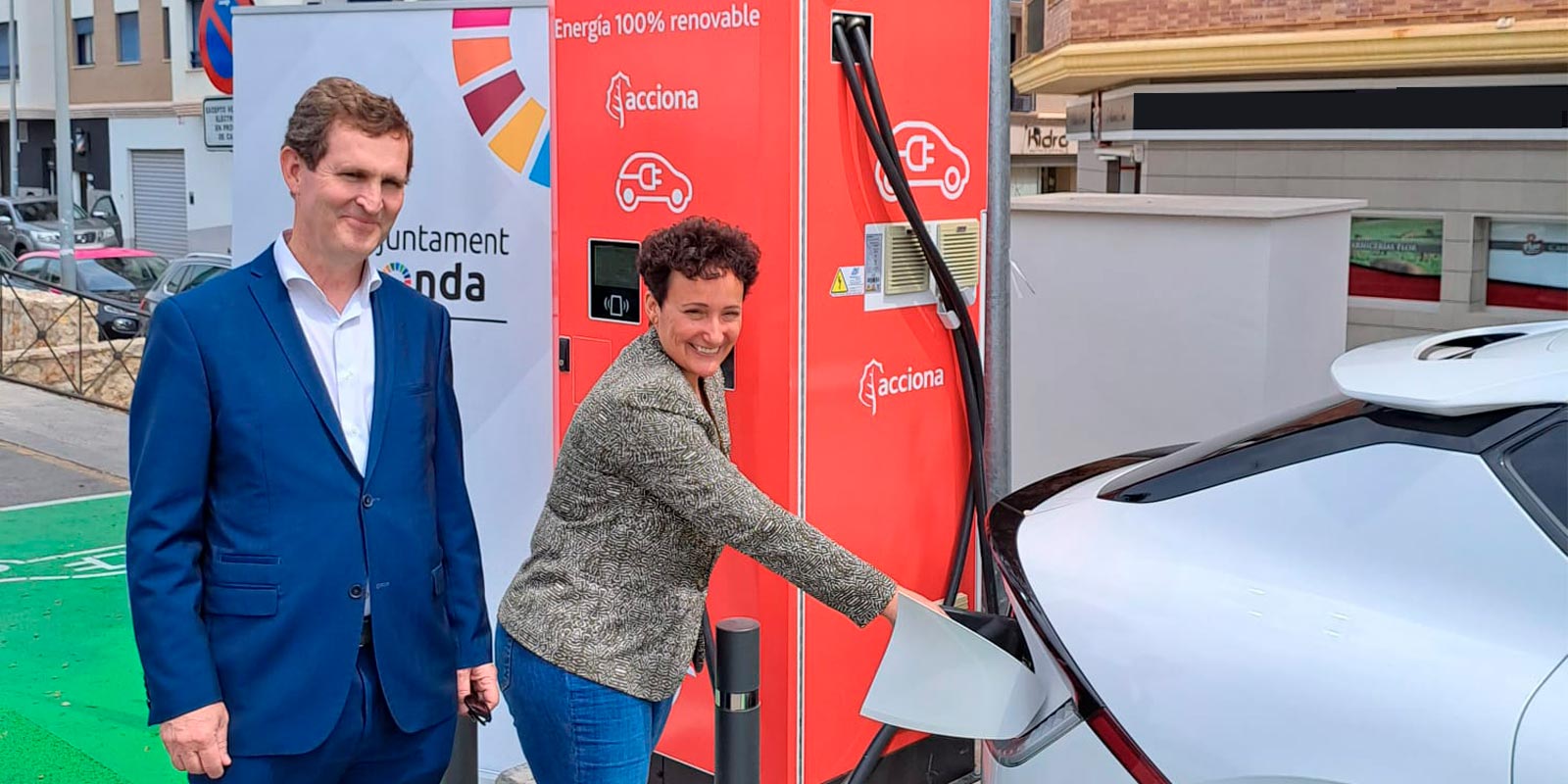 ACCIONA Energía installs 12 charging points for electric vehicles in ...